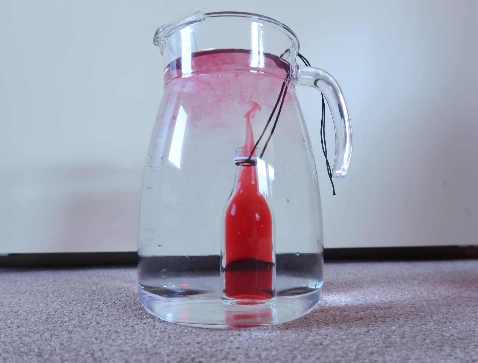 Unterwasser-Vulkan - Ein Tolles Experiment für Kinder - kimily.de